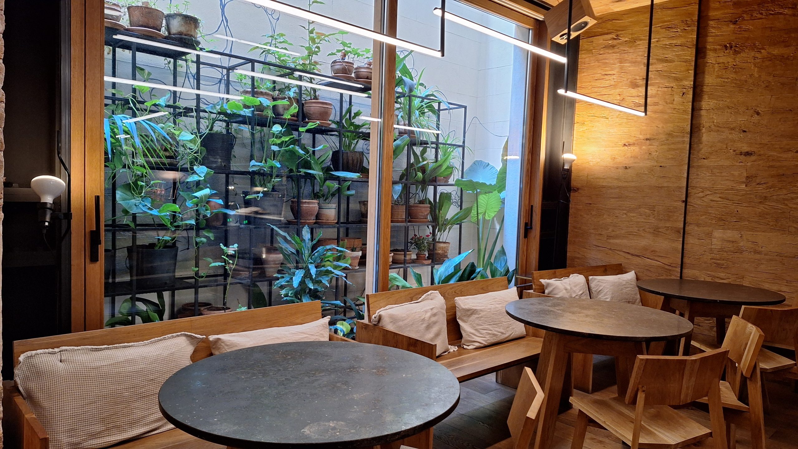 HORARIO DEL BAR Y RESERVAS - Món Vínic
